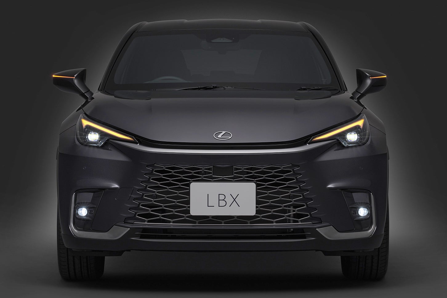 小さいは正義だ！ レクサス史上最小の高級SUV「LBX」が登場。自分仕様のオーダーメイドも可能に | KURU KURA（くるくら）